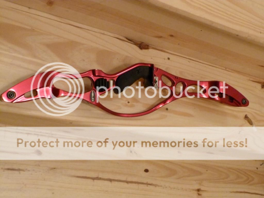 FS: Hoyt Helix Riser - RH 25" Red | Archery Talk Forum
