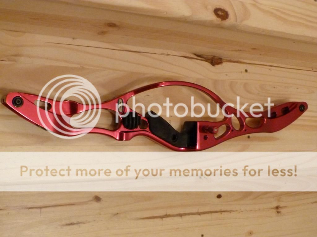 FS: Hoyt Helix Riser - RH 25" Red | Archery Talk Forum