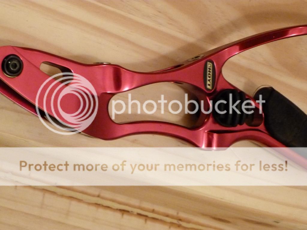 FS: Hoyt Helix Riser - RH 25" Red | Archery Talk Forum